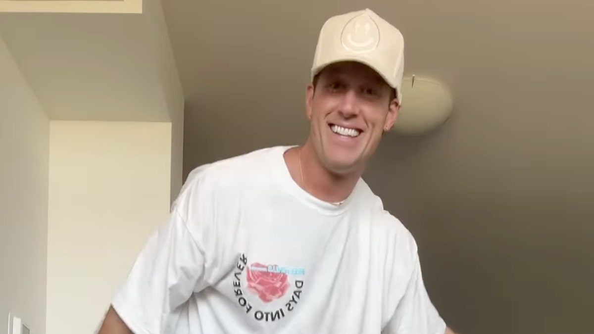Clayton Echard Reveals Shocking Income From Viral Dance Cameos: ‘Pays ...