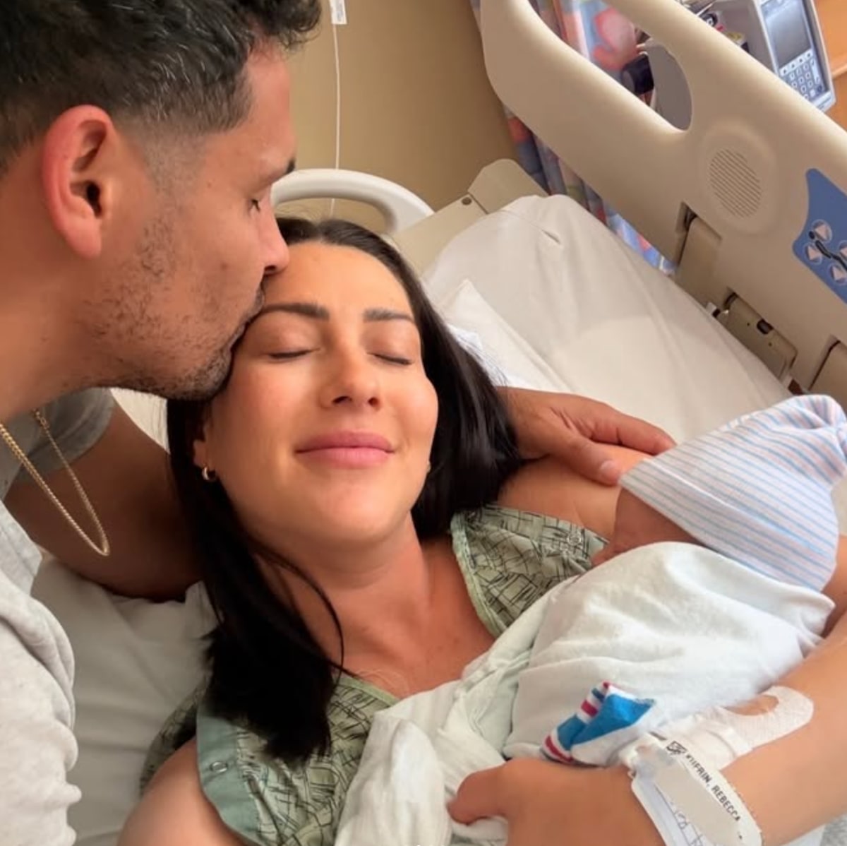 Becca Kufrin & Thomas Jacobs Welcome Second Baby — Find Out the Name ...